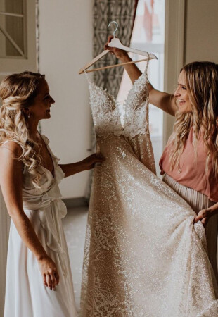 How to choose a wedding dress