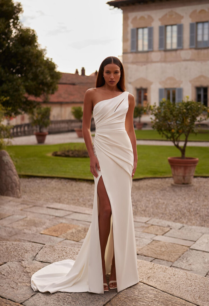 Clothing and accessories from the brand Pollardi - pollardi.com